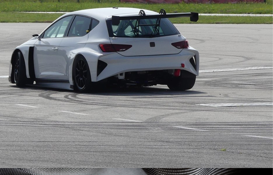 CUPRA Motorsport: The e-Racer takes its first steps | CUPRA